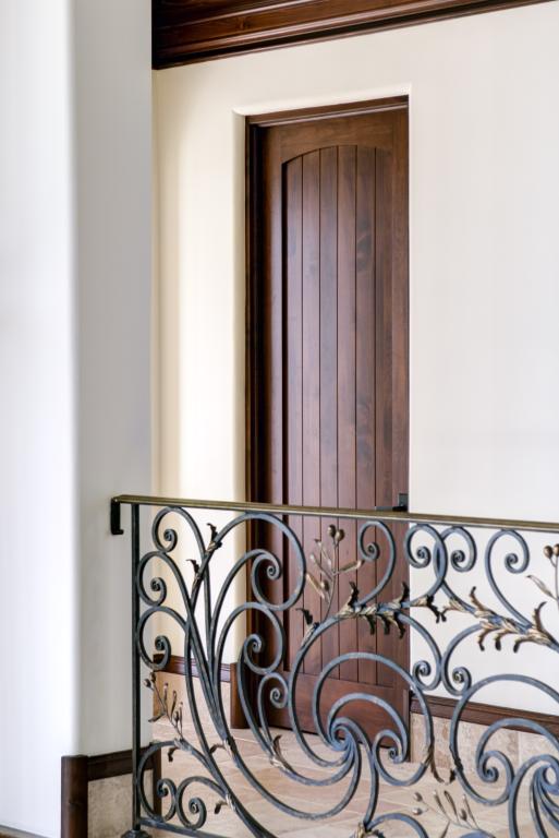 VG1030 | Vertical Plank Arch Top Interior Door | TruStile