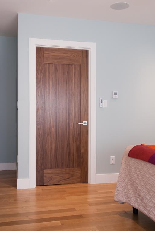 TM1000 | Modern Single Panel Glass Interior Door | TruStile